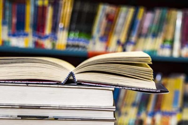 Standing desks: why libraries are moving towards ergonomic solutions